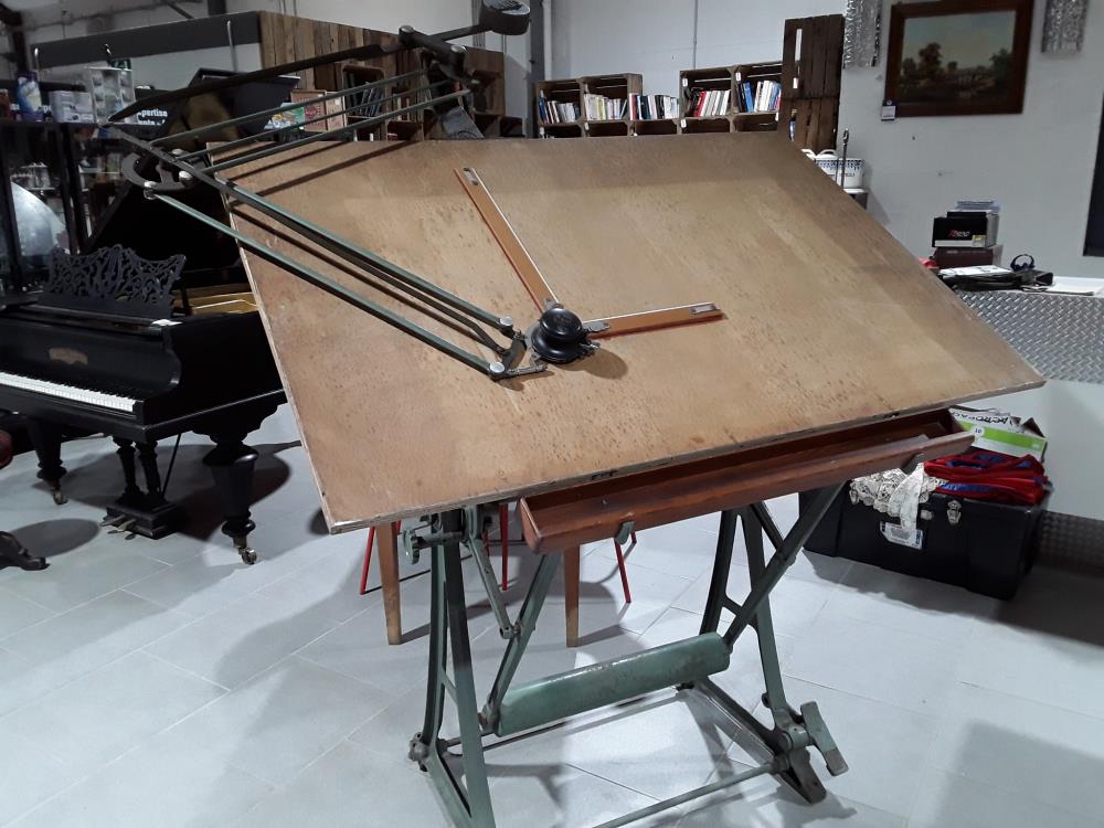 TABLE À DESSIN UNIC PARIS occasion - Depostorage